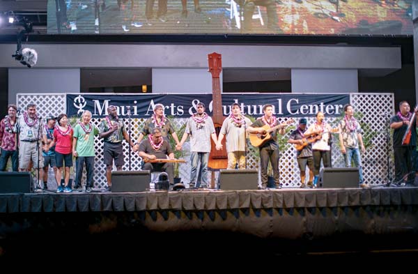 Ukulele festival draws crowd | News, Sports, Jobs - Maui News